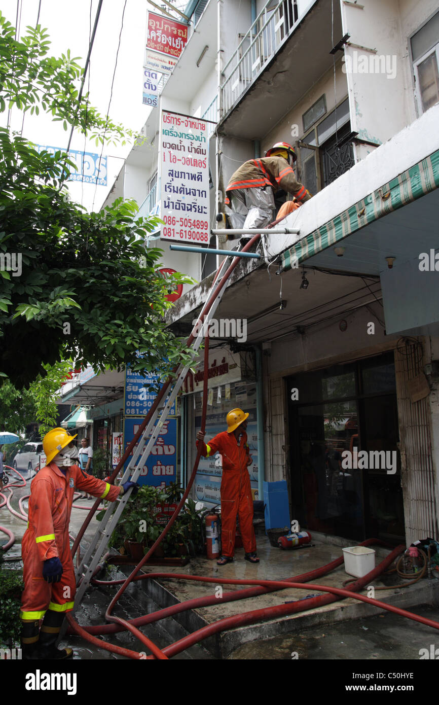 Working firefighter hi-res stock photography and images - Alamy