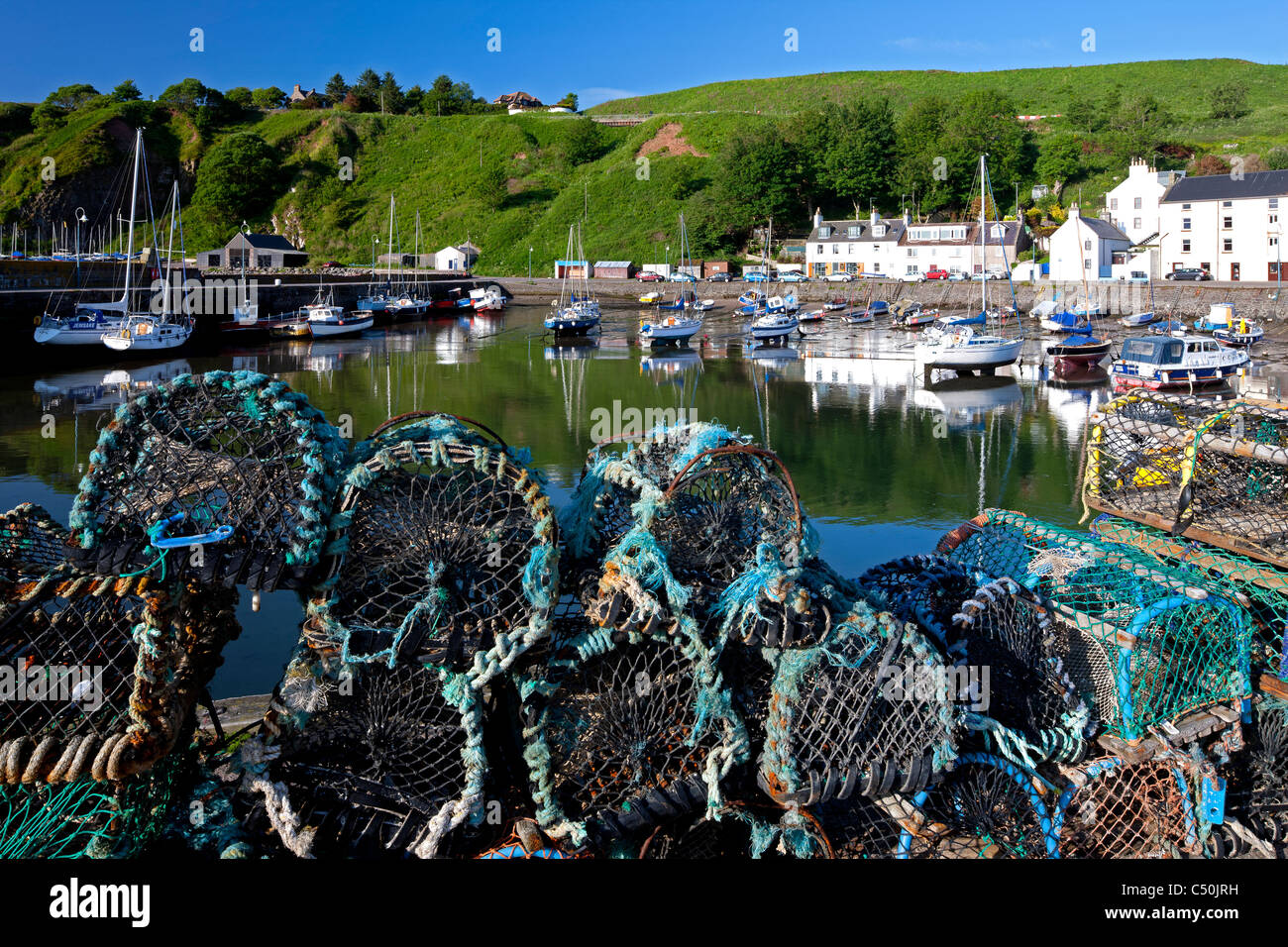 Stonehaven harbour fishing hi-res stock photography and images - Alamy