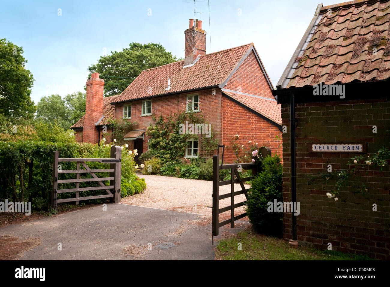 Village farm house hi-res stock photography and images - Alamy