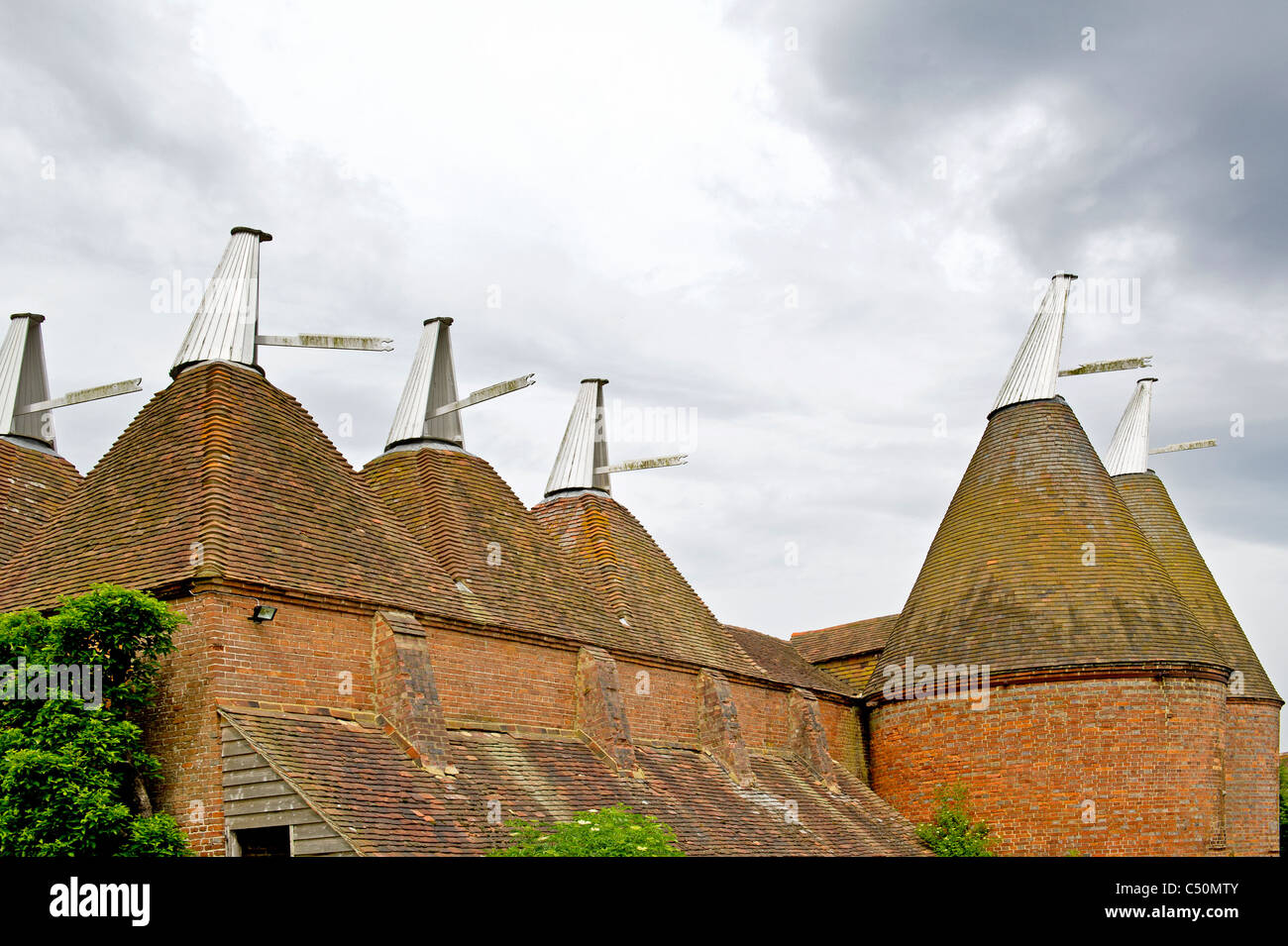 Oast house brewing hops hi-res stock photography and images - Alamy