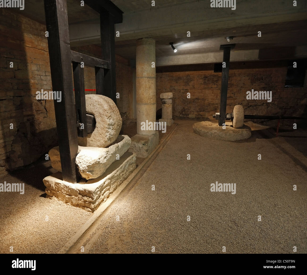 Pula croatia amphora hi-res stock photography and images - Alamy