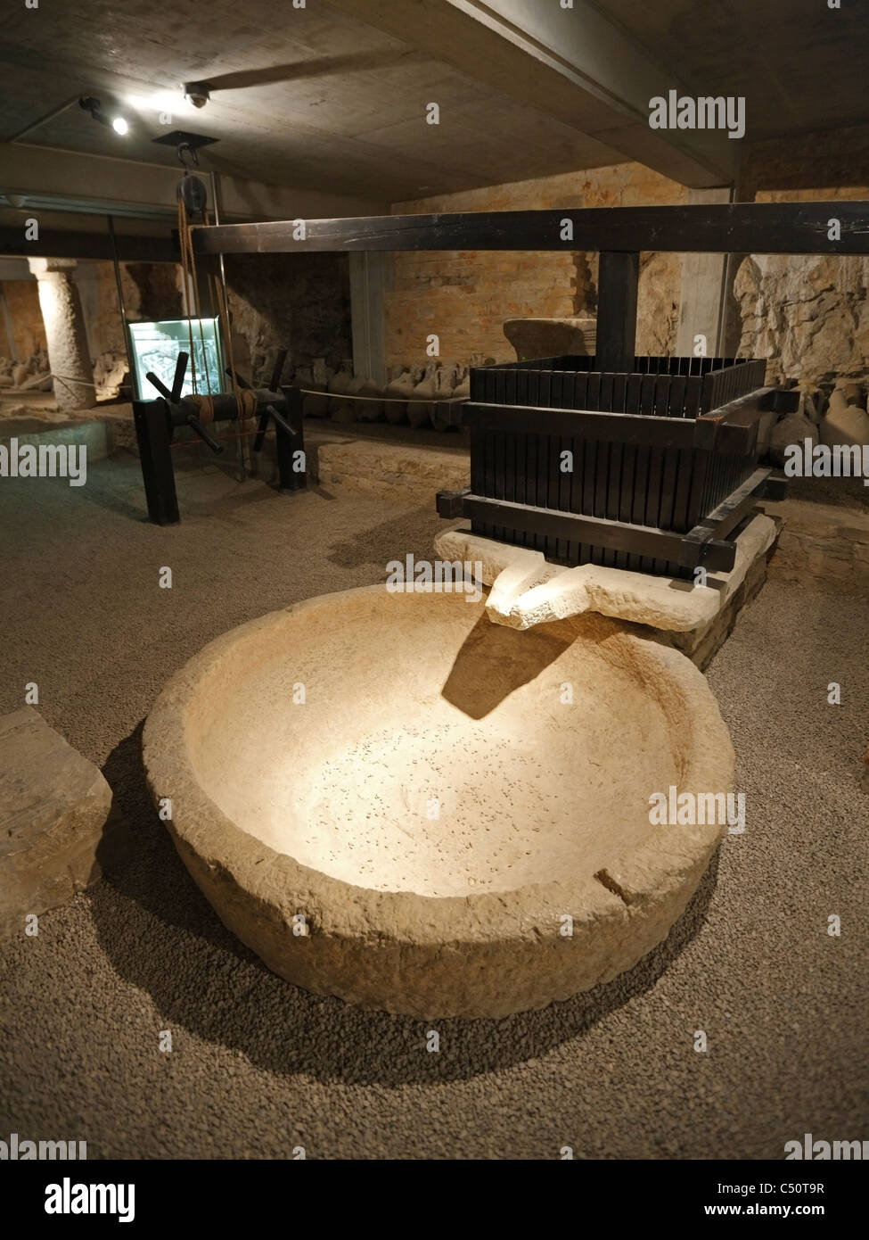 Pula croatia amphora hi-res stock photography and images - Alamy
