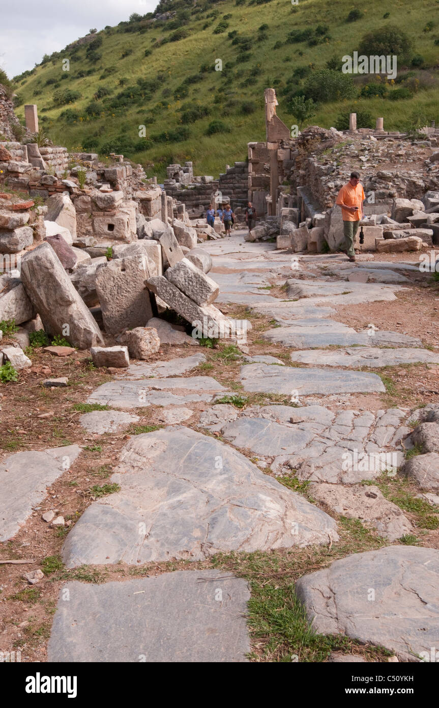 People walking among ruins hi-res stock photography and images - Alamy