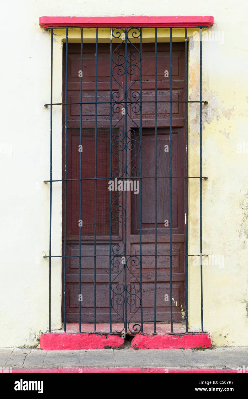 Cuban house colonial architecture hi-res stock photography and images ...
