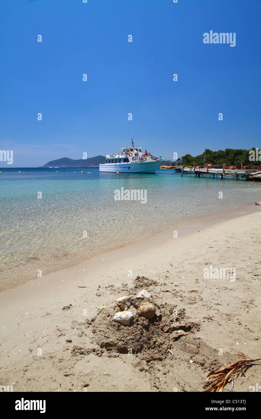 View of the beach of Cala Pada, Ibiza, Spain Stock Photo - Alamy