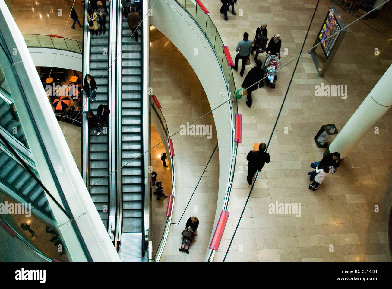 Railing urban mall hi-res stock photography and images - Alamy