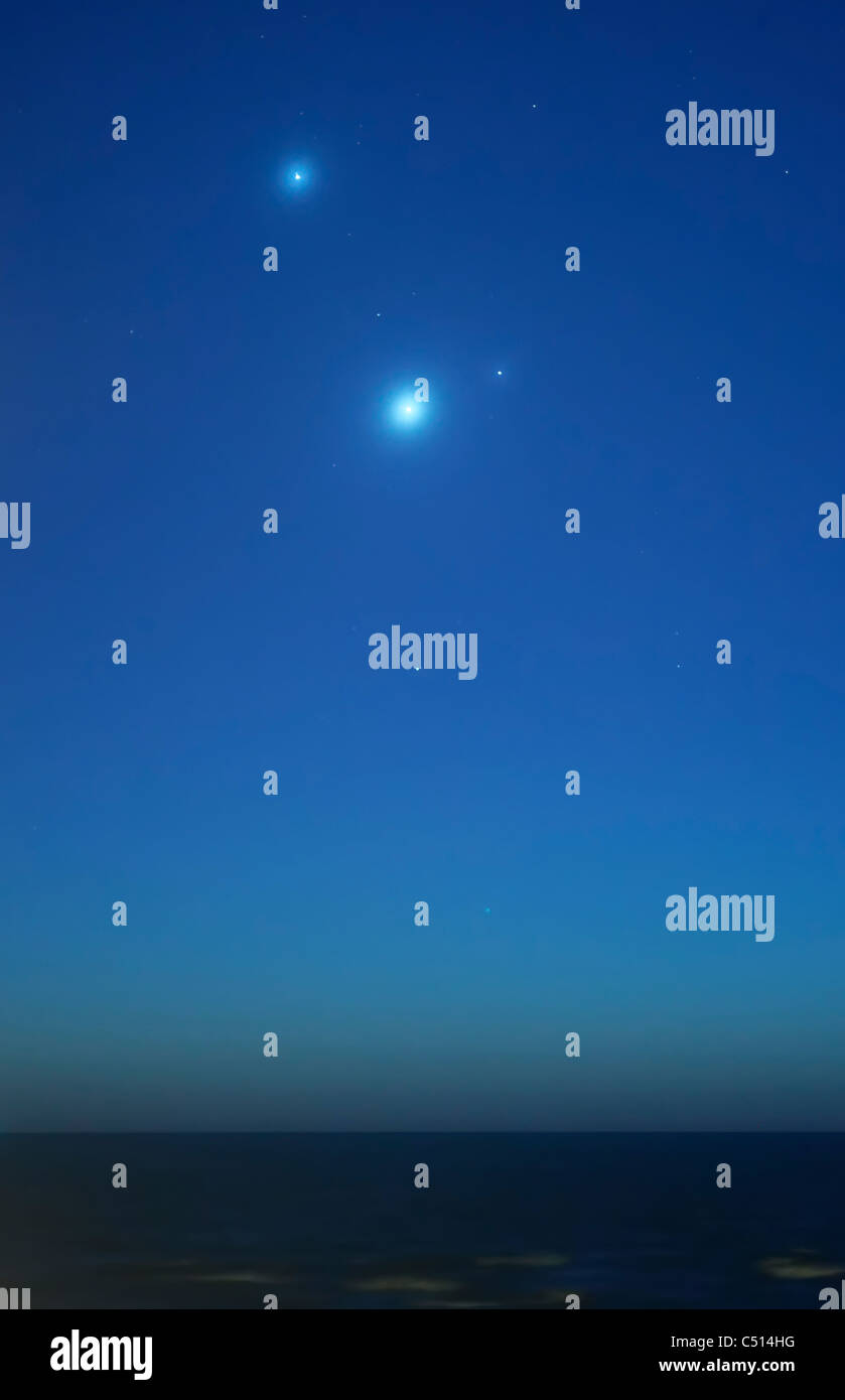 Mercury venus conjunction hi-res stock photography and images - Alamy
