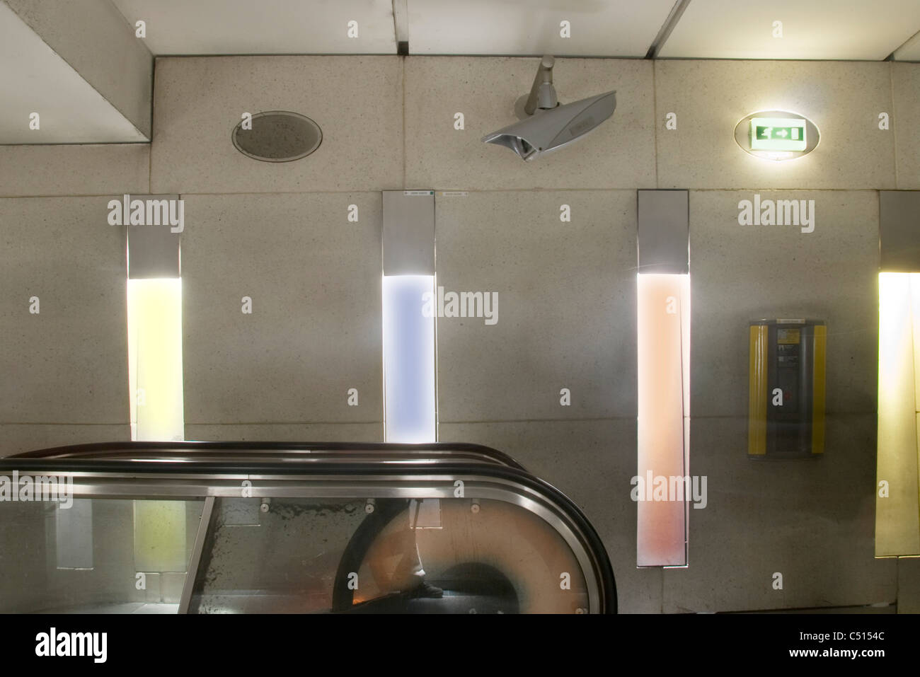 Escalator lighting hi-res stock photography and images - Alamy
