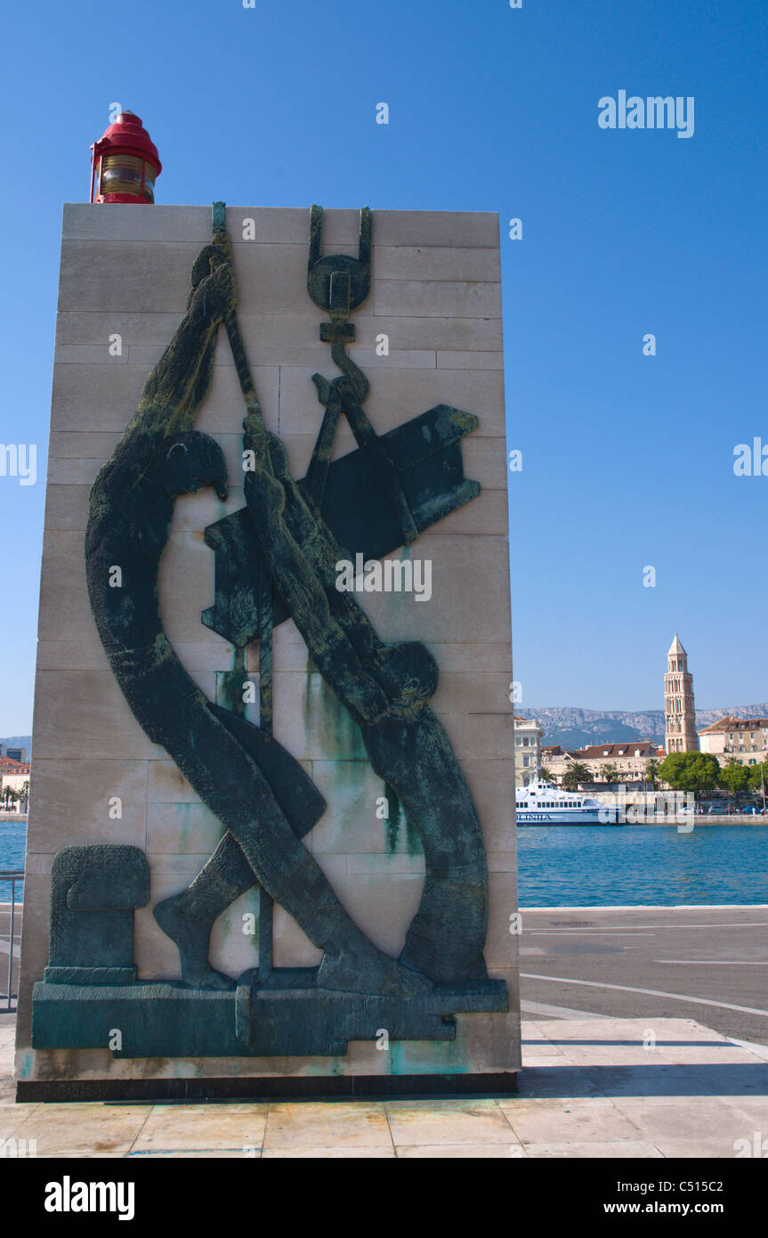Split harbour statue hi-res stock photography and images - Alamy