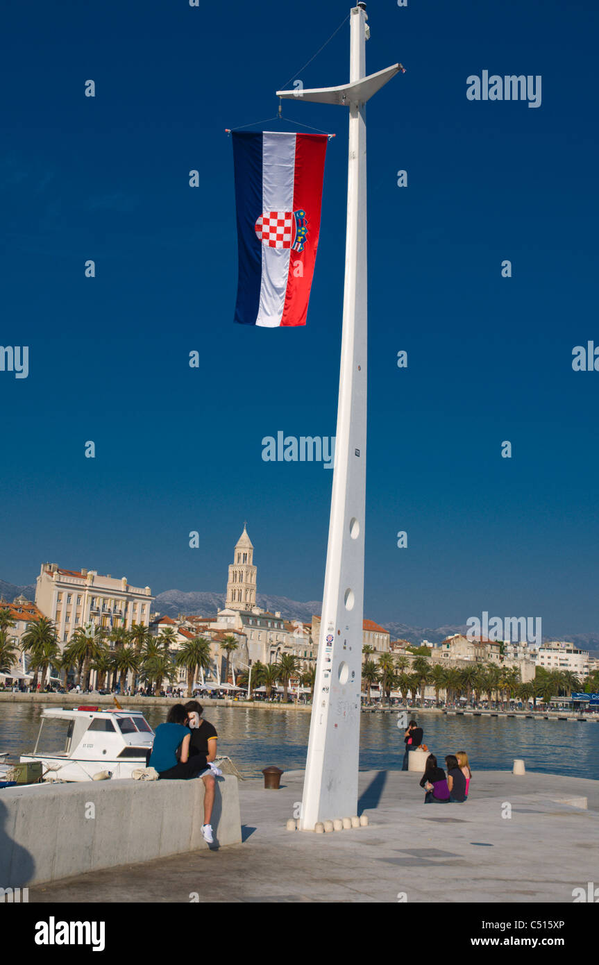Split flag hi-res stock photography and images - Alamy