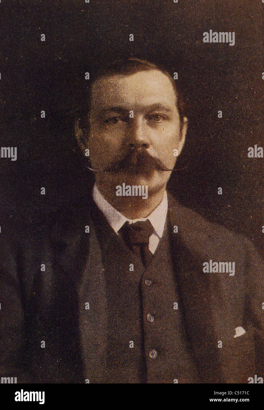 Arthur conan doyle 1859 1930 hi-res stock photography and images - Alamy