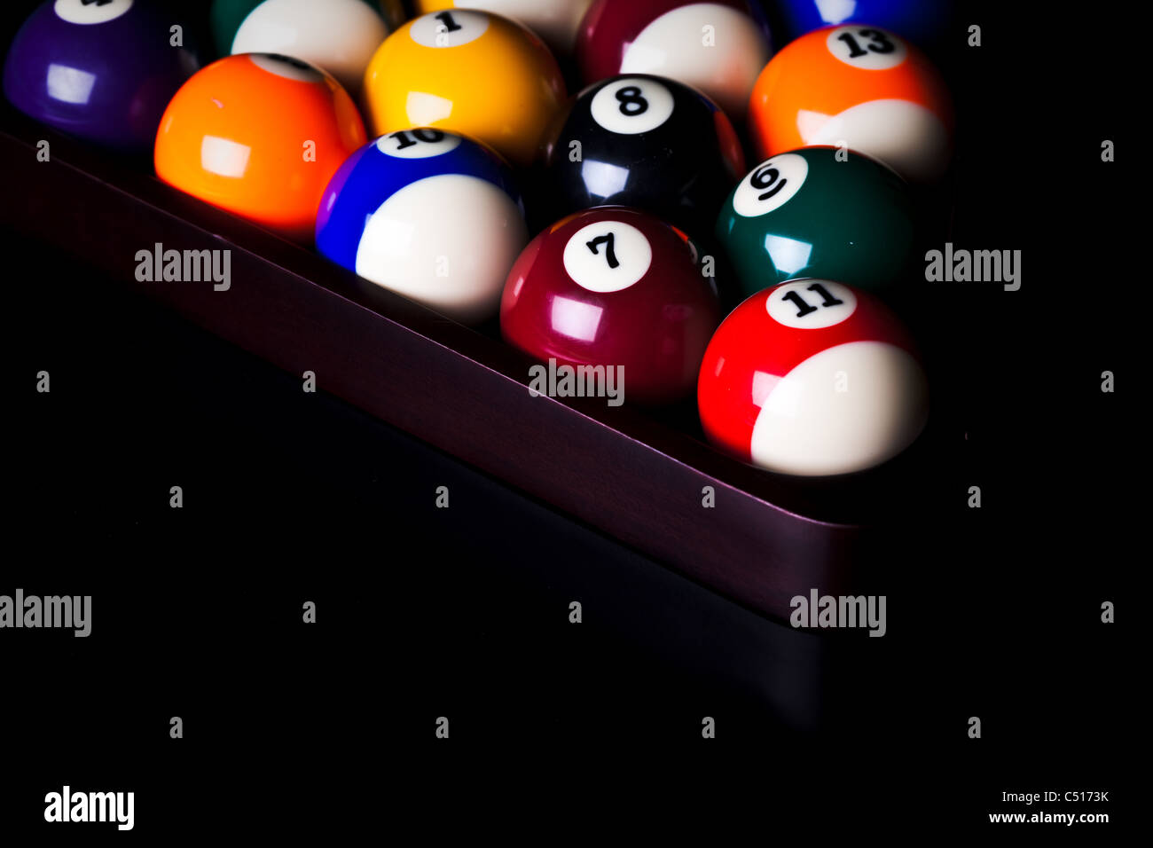 Black ball over snooker table hi-res stock photography and images - Alamy