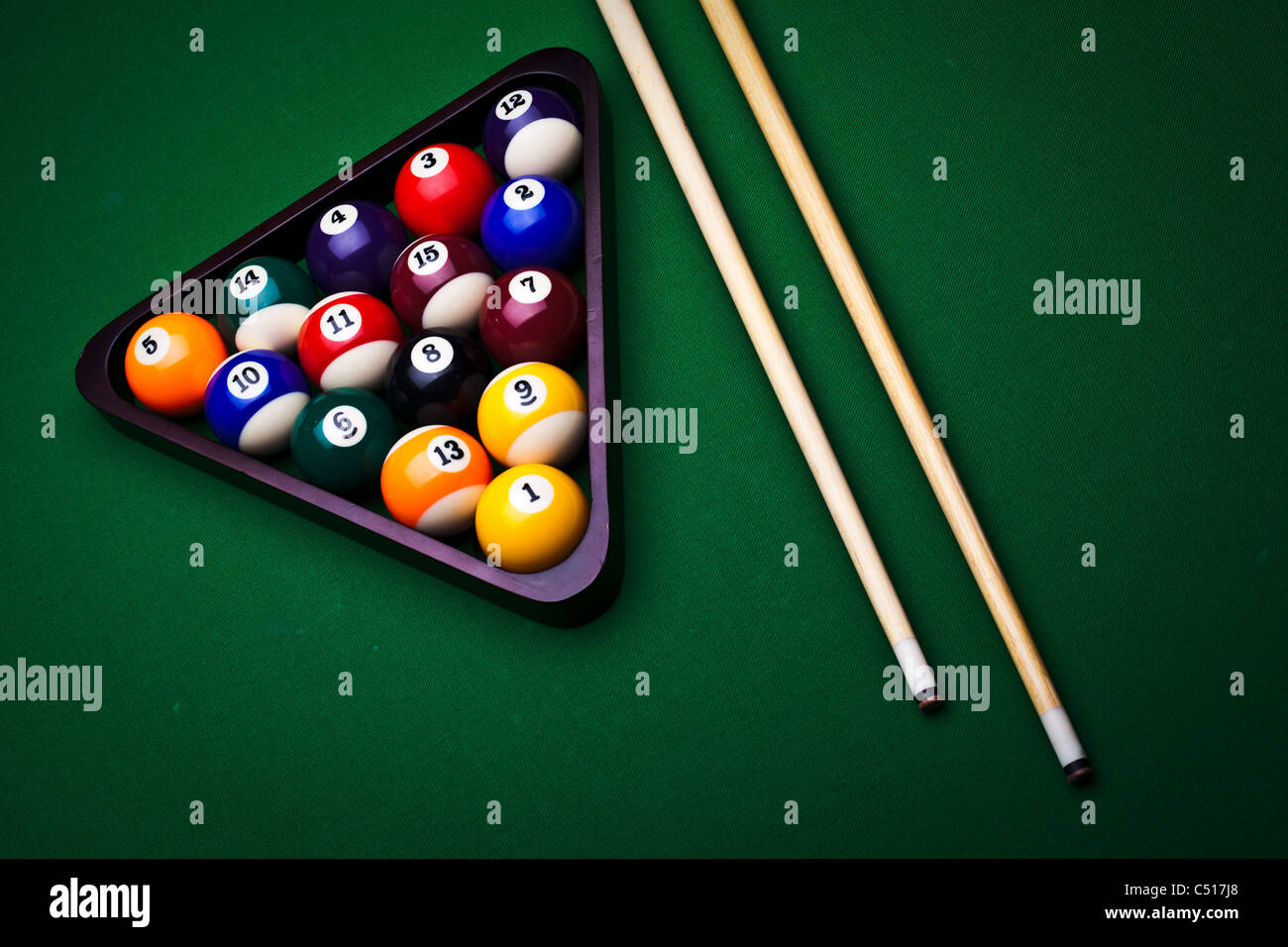 Black ball over snooker table hi-res stock photography and images - Alamy