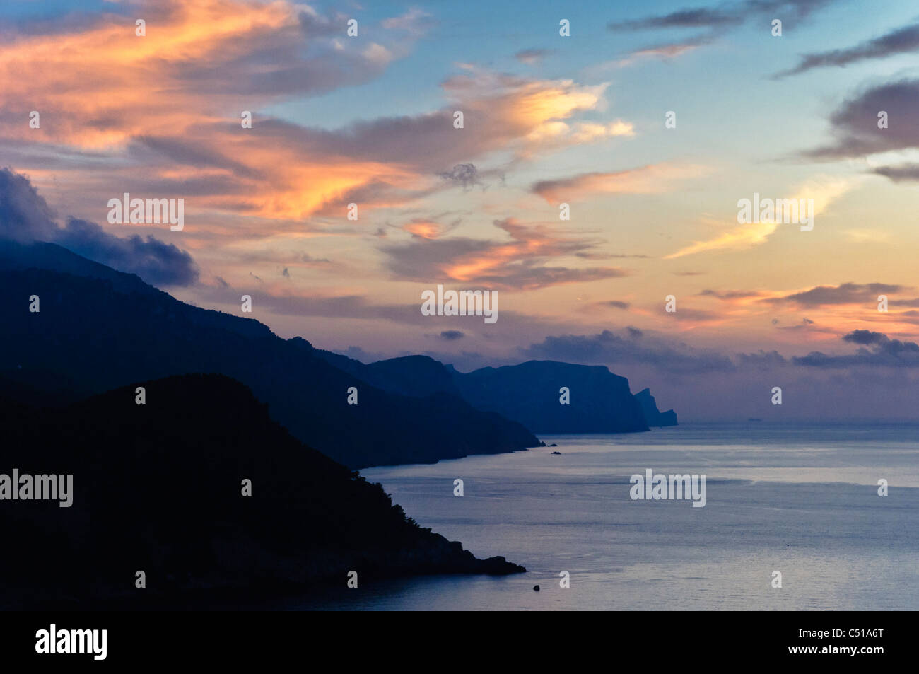 Sunset on the coast between Estellencs and Banyalbufar, Majorca ...