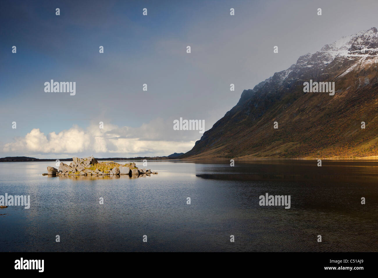 Overshadowing hi-res stock photography and images - Alamy