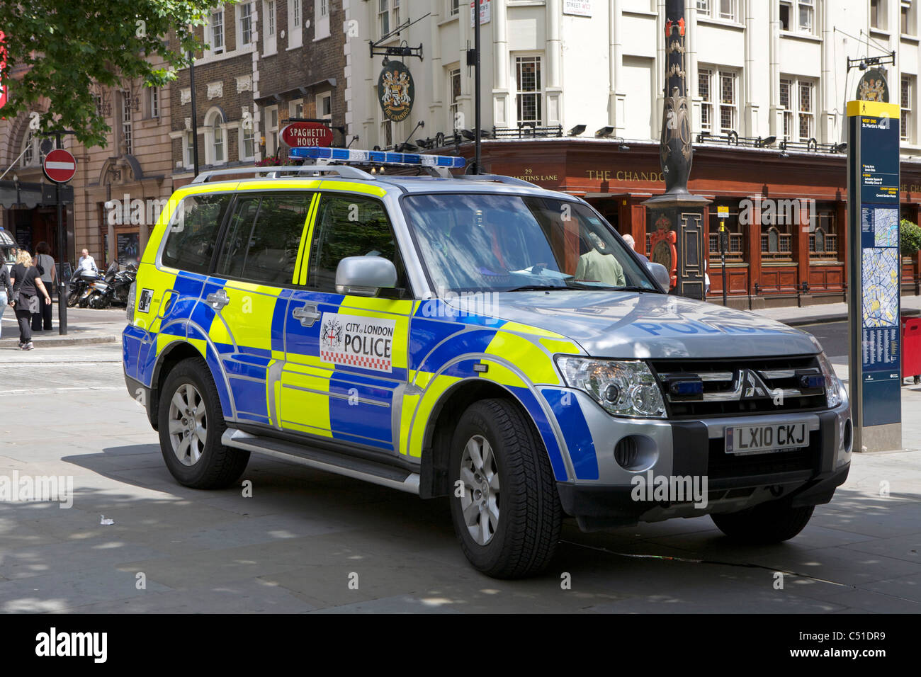 A police car stopped in Trafalgar square, London Stock Photo - Alamy