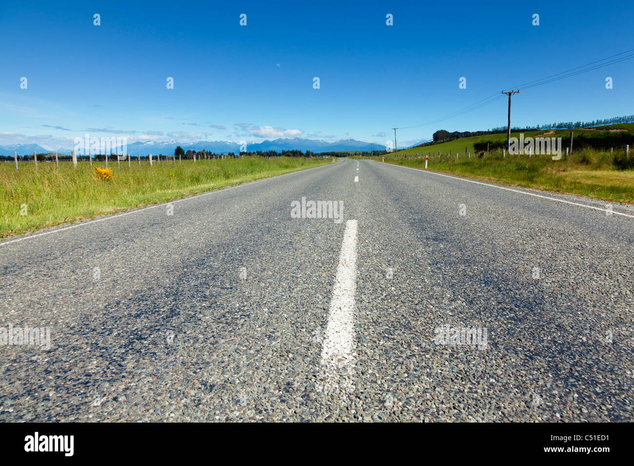 White mountains highway hi-res stock photography and images - Alamy