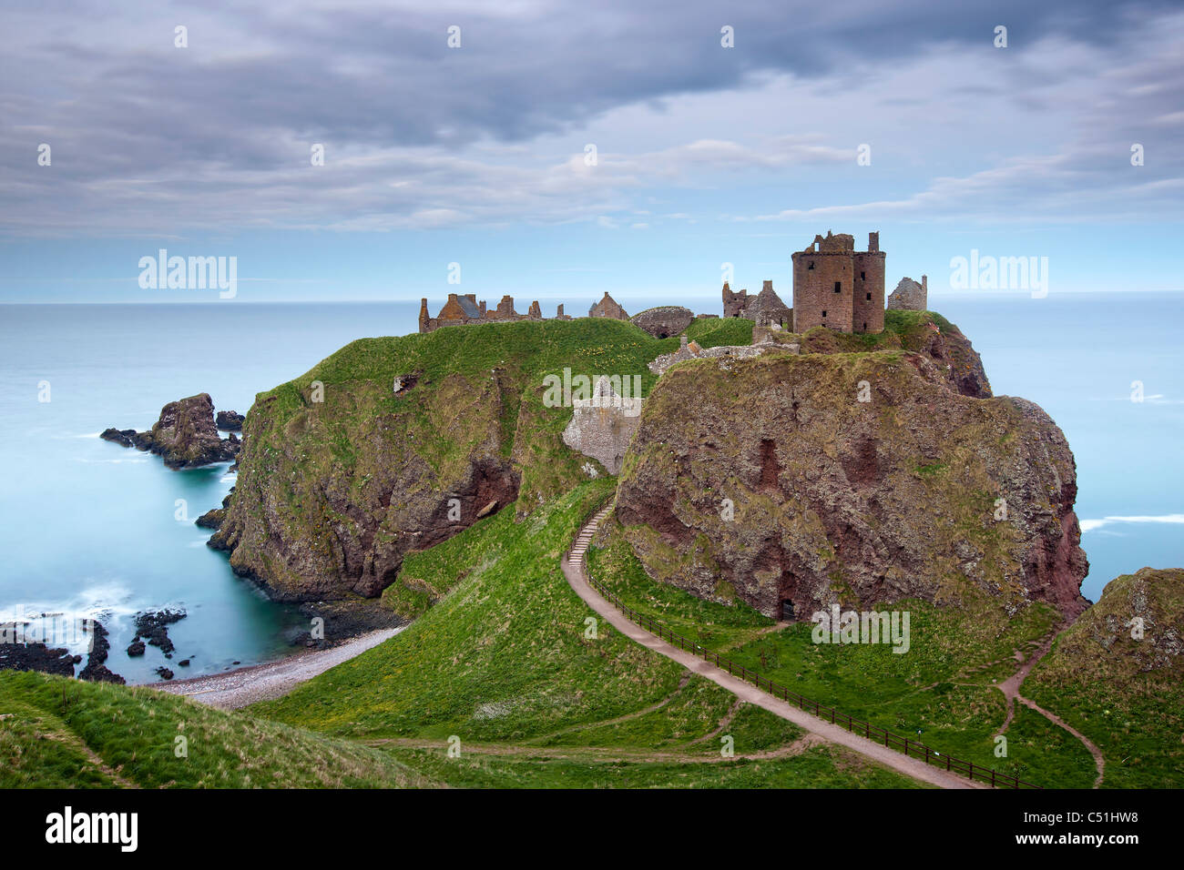Dunnottar castle hi-res stock photography and images - Alamy