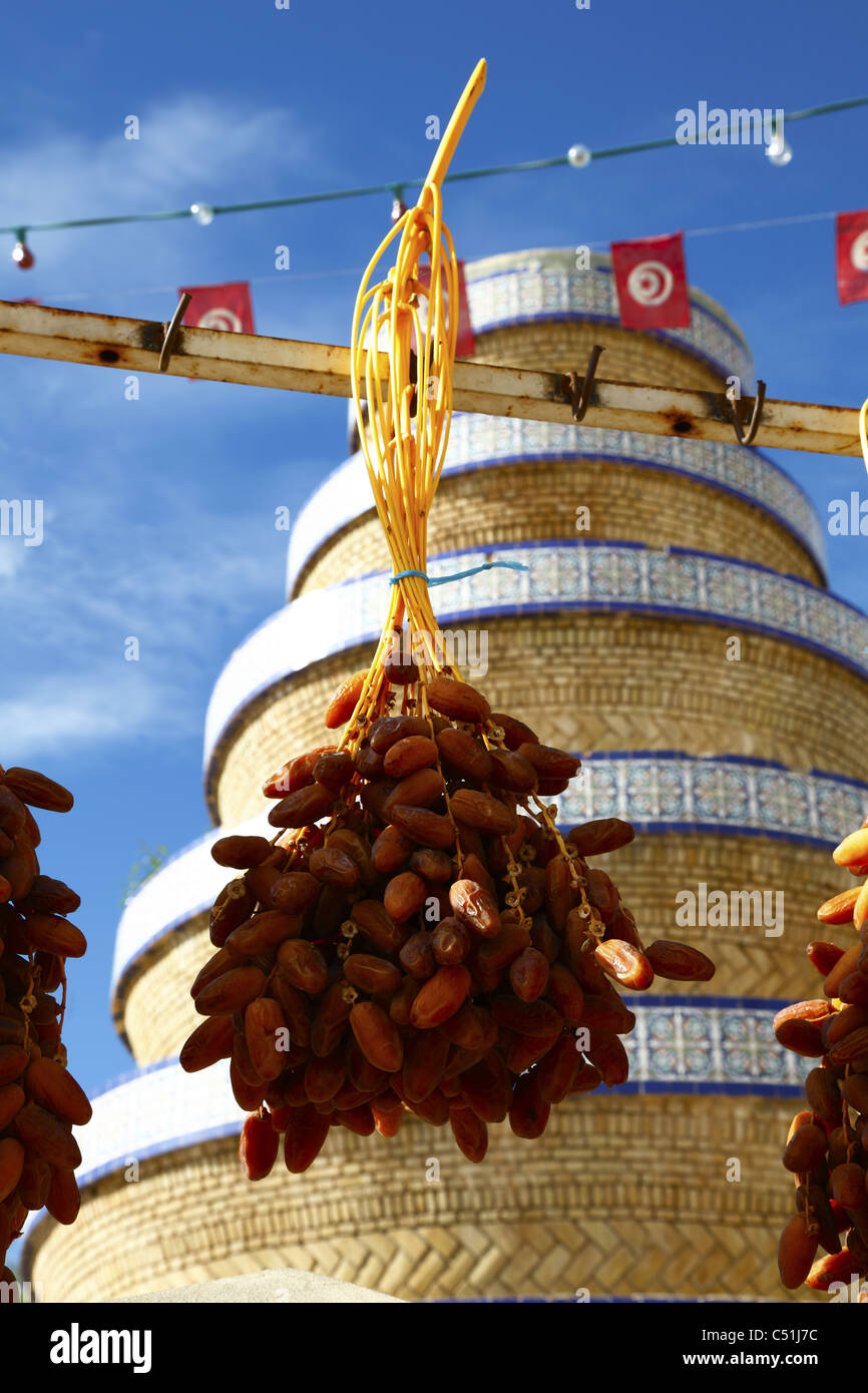 Hanging dates hi-res stock photography and images - Alamy