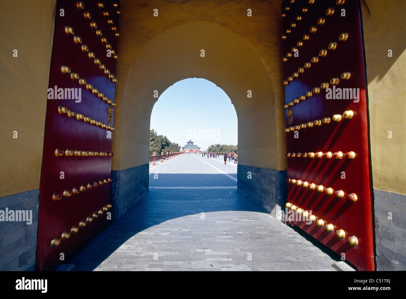 Gate temple hi-res stock photography and images - Alamy