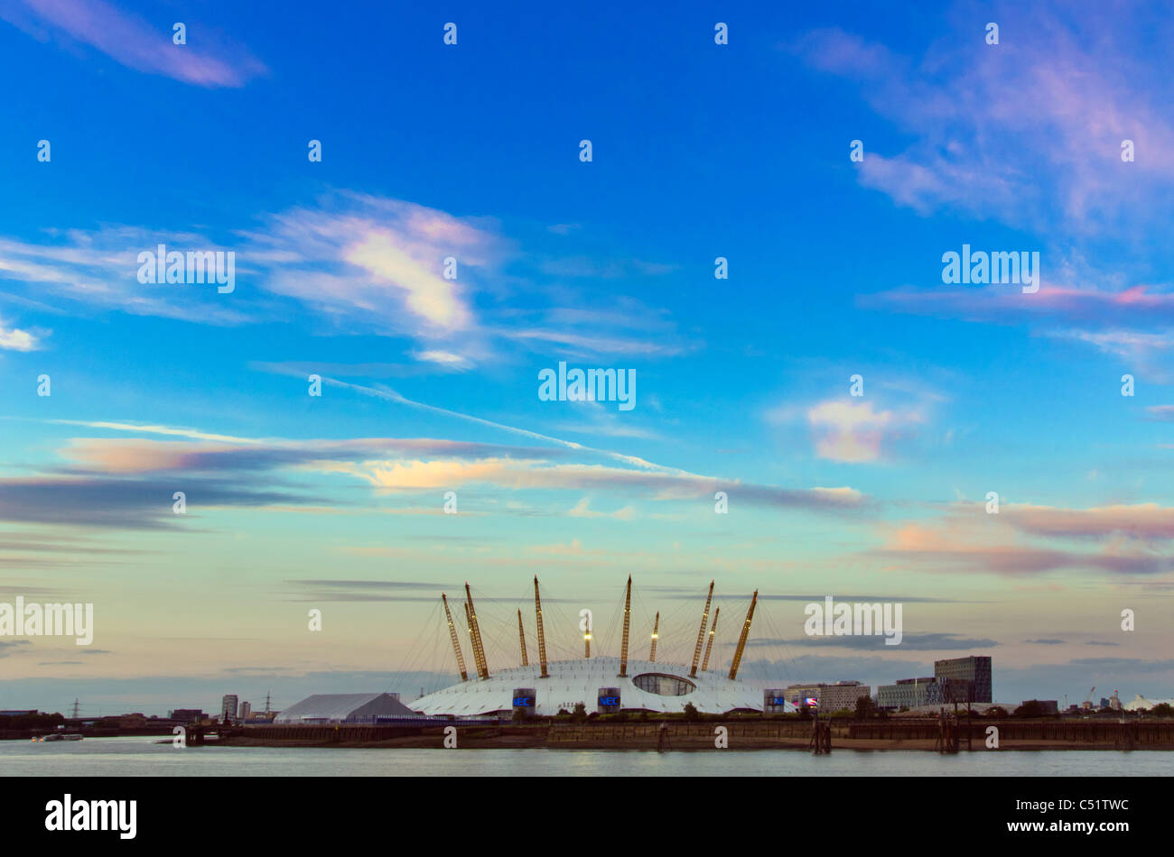 O2 arena night hi-res stock photography and images - Alamy