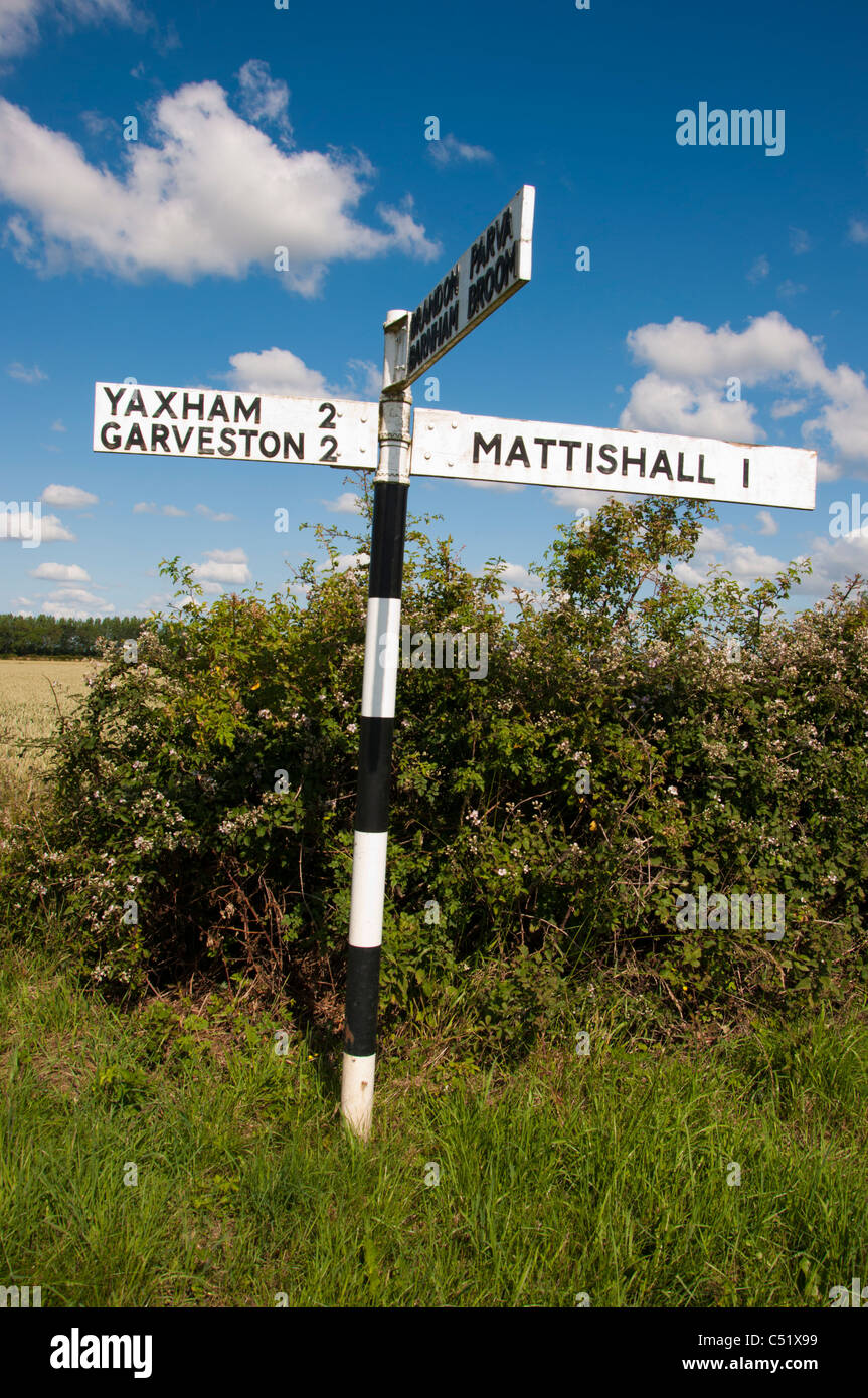 Sign post road sign Norfolk Stock Photo - Alamy