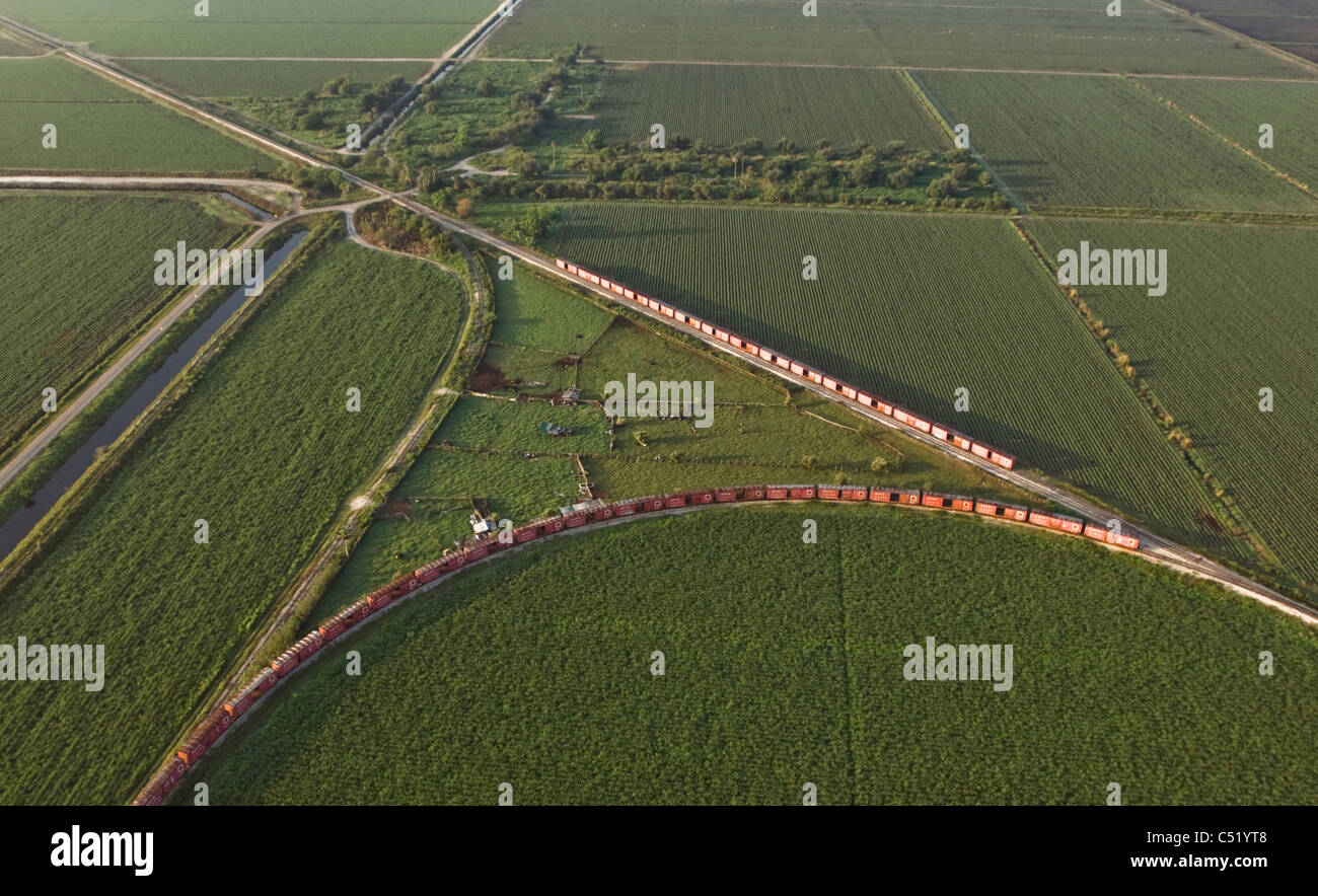 railroad cars on train tracks Stock Photo - Alamy