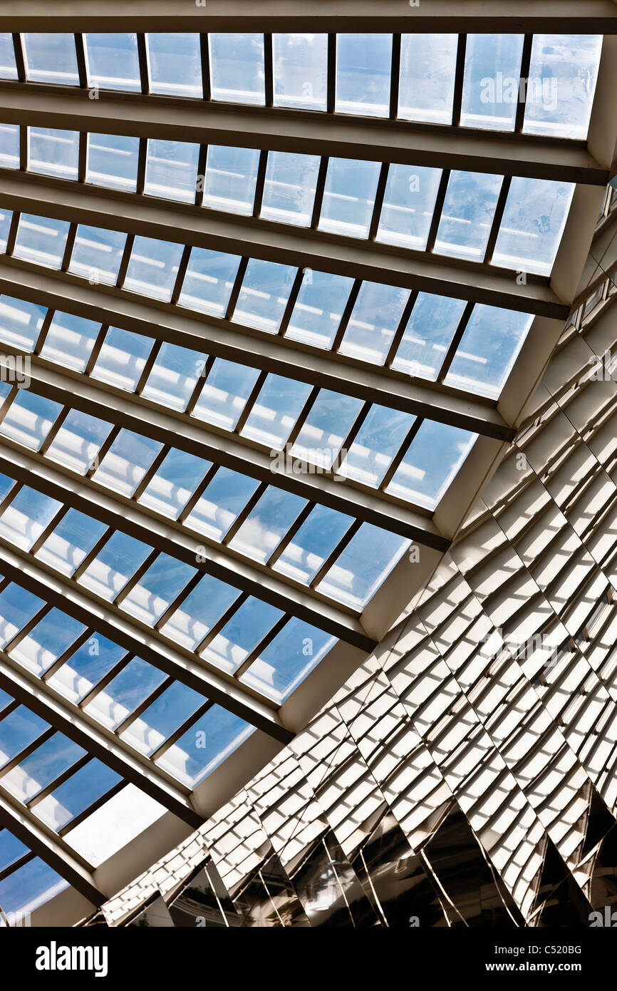 Architecture abstract roof hi-res stock photography and images - Alamy