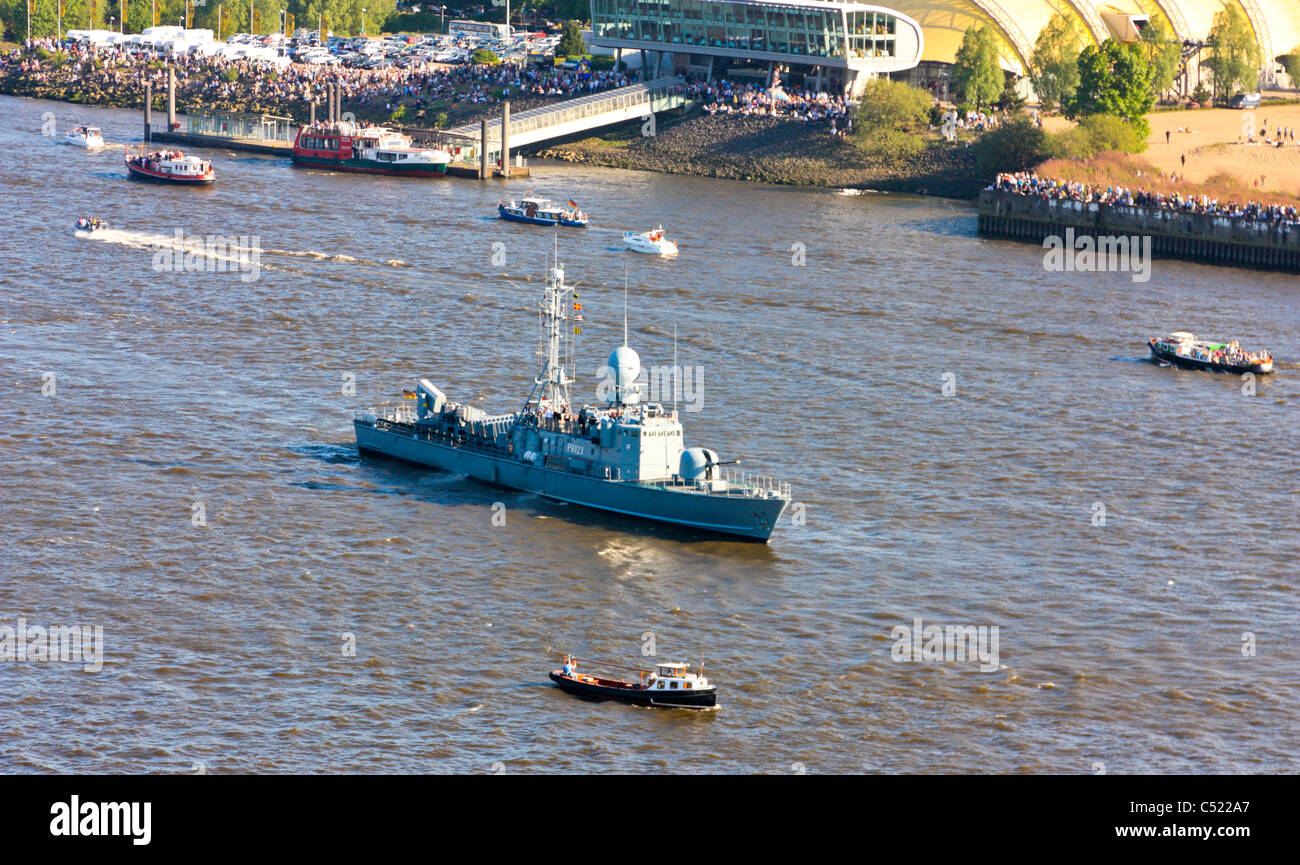 Fast attack craft hi-res stock photography and images - Alamy