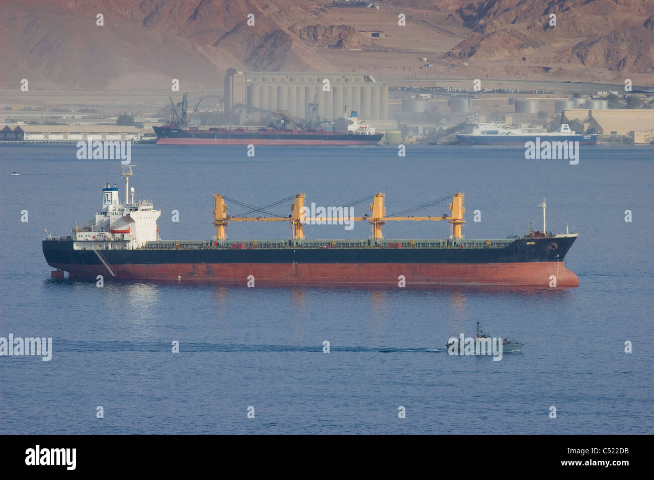 Bulk carrier cargo ship anchored hi-res stock photography and images ...