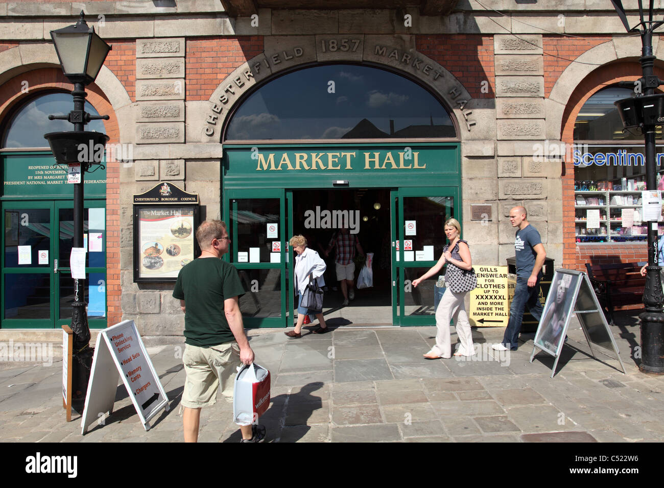Chesterfield market hall market hi-res stock photography and images - Alamy