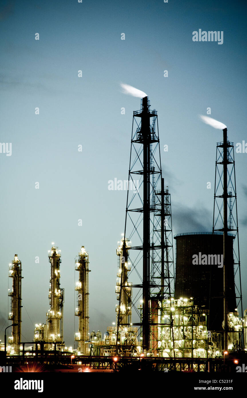 Leuna works chemical plant leuna hi-res stock photography and images ...