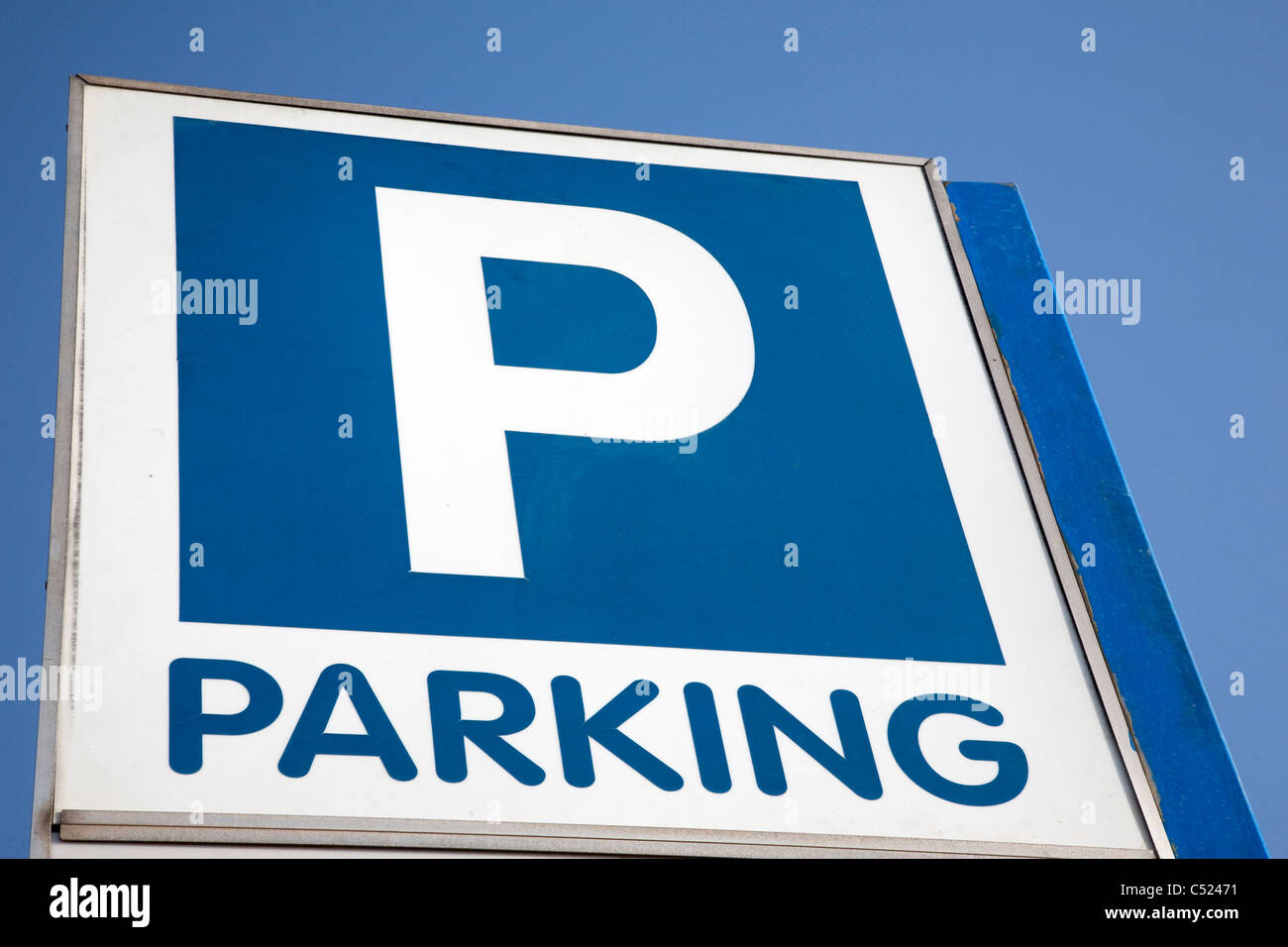 Blue and White Parking Sign against Blue Sky Background Stock Photo - Alamy