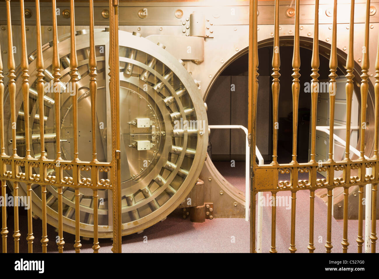 Old safe bank hi-res stock photography and images - Alamy