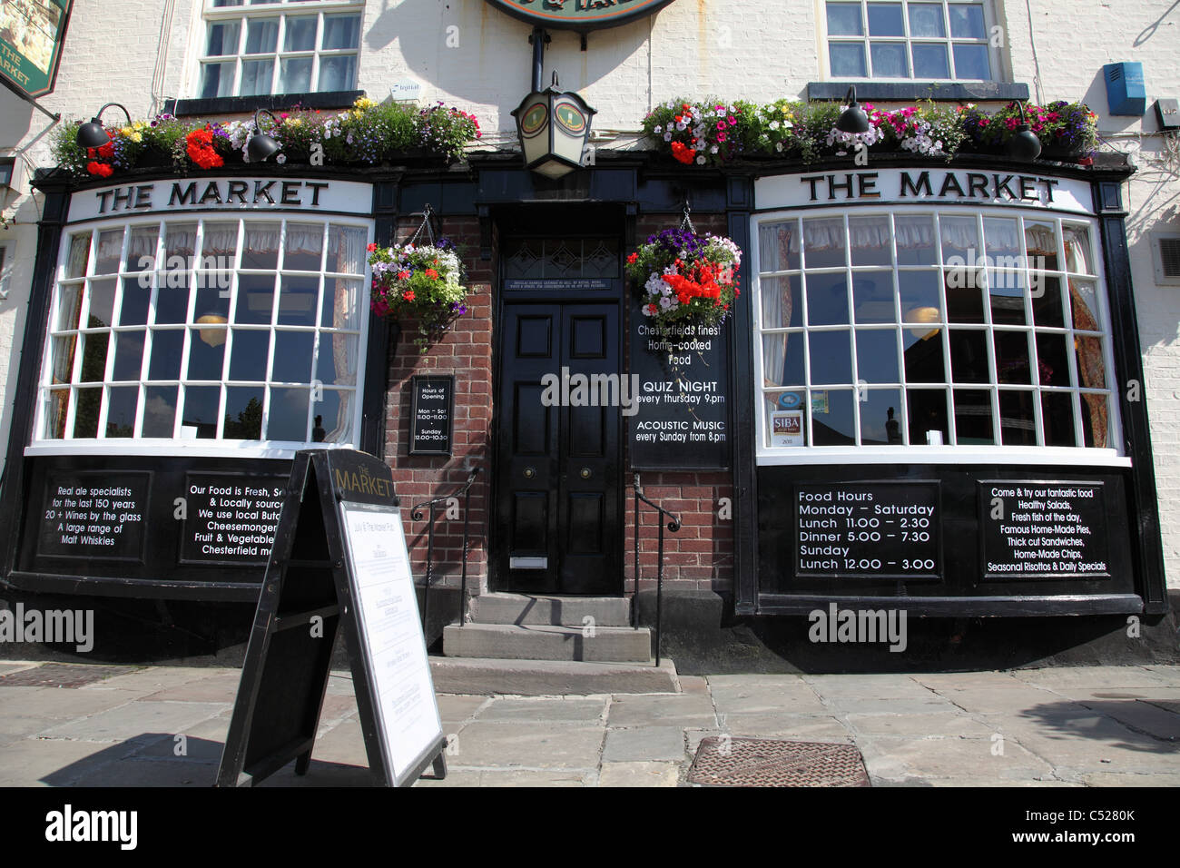 Chesterfield pub hi-res stock photography and images - Alamy