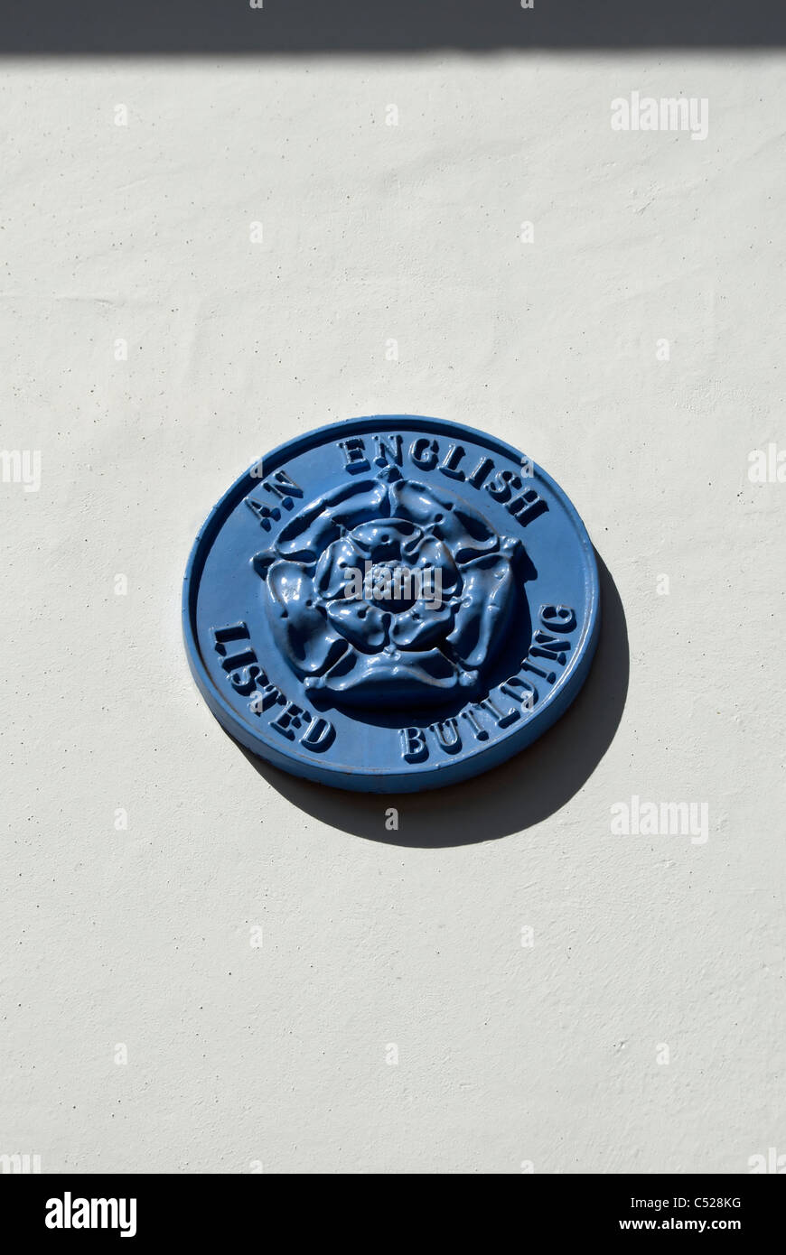 Tudor rose building hi-res stock photography and images - Alamy