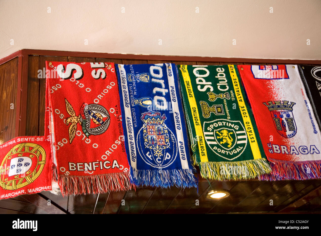 Football scarves hi-res stock photography and images - Alamy