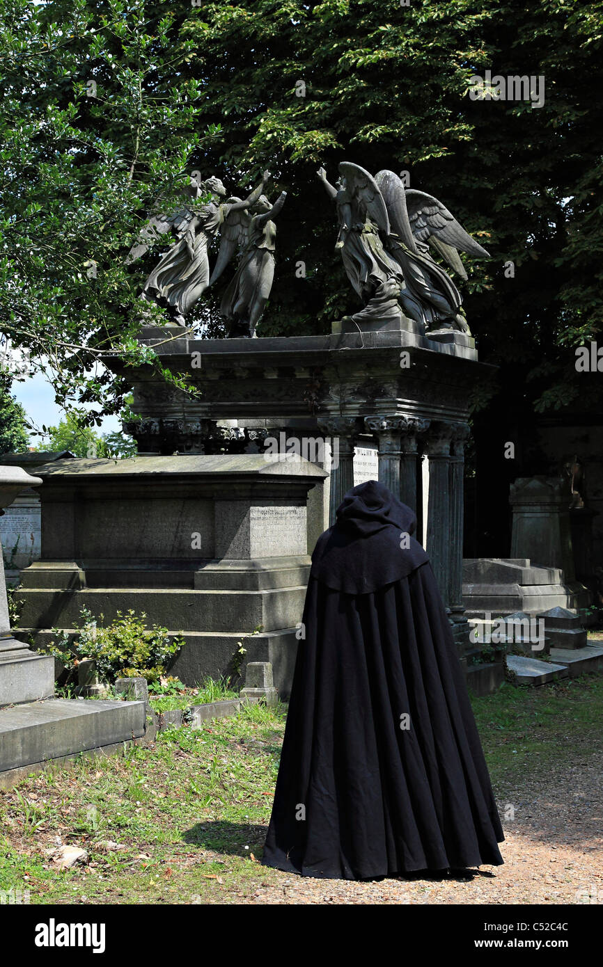 Man in black robe kensal hi-res stock photography and images - Alamy