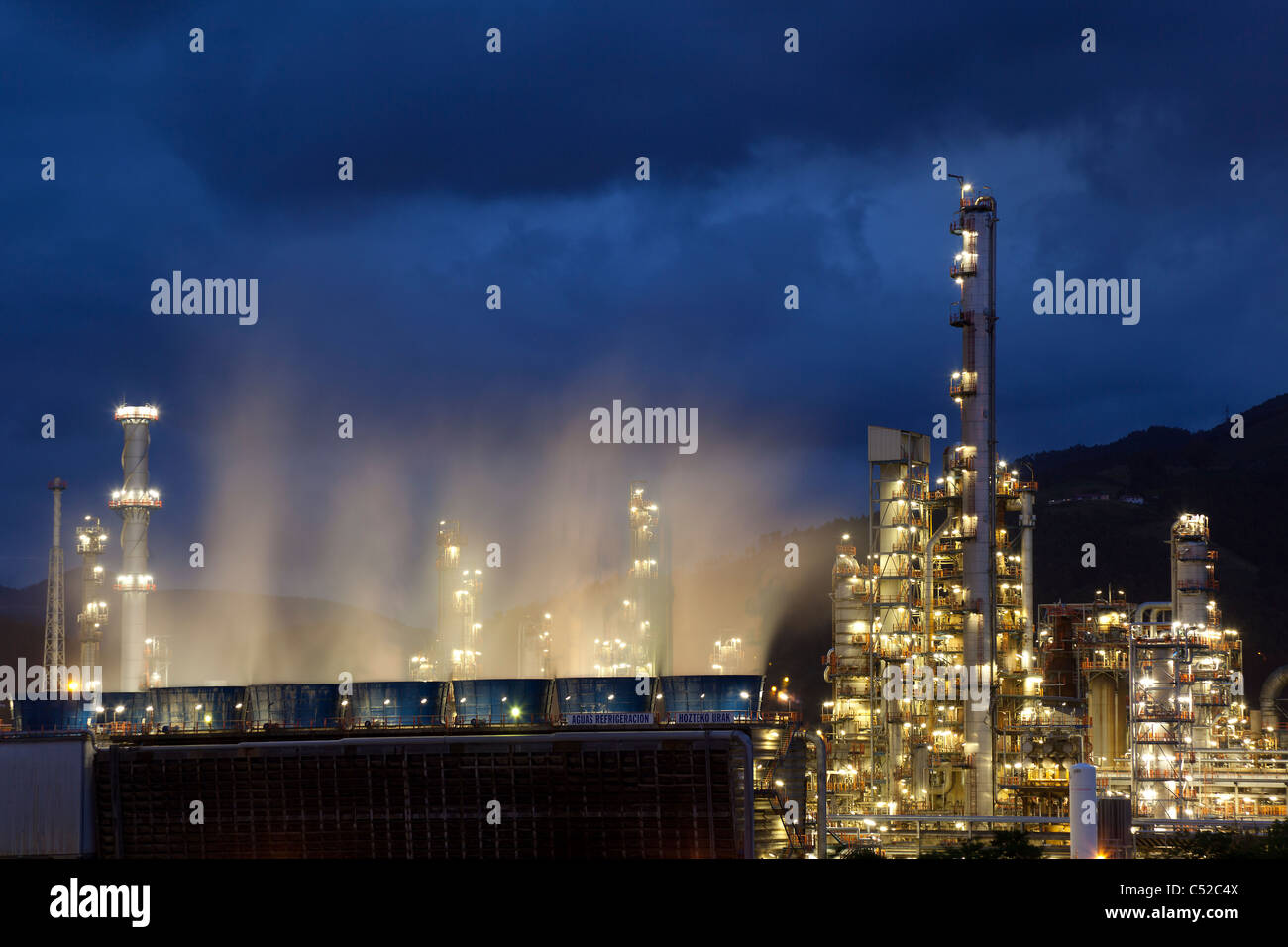 Petronor Refinery, Muskiz, Bizkaia, Spain Stock Photo - Alamy