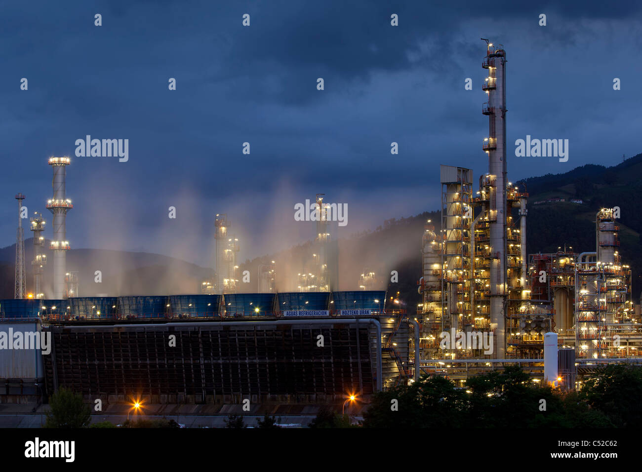 Petronor Refinery, Muskiz, Bizkaia, Spain Stock Photo - Alamy