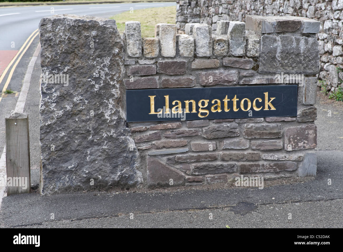 Stone sign village hi-res stock photography and images - Alamy