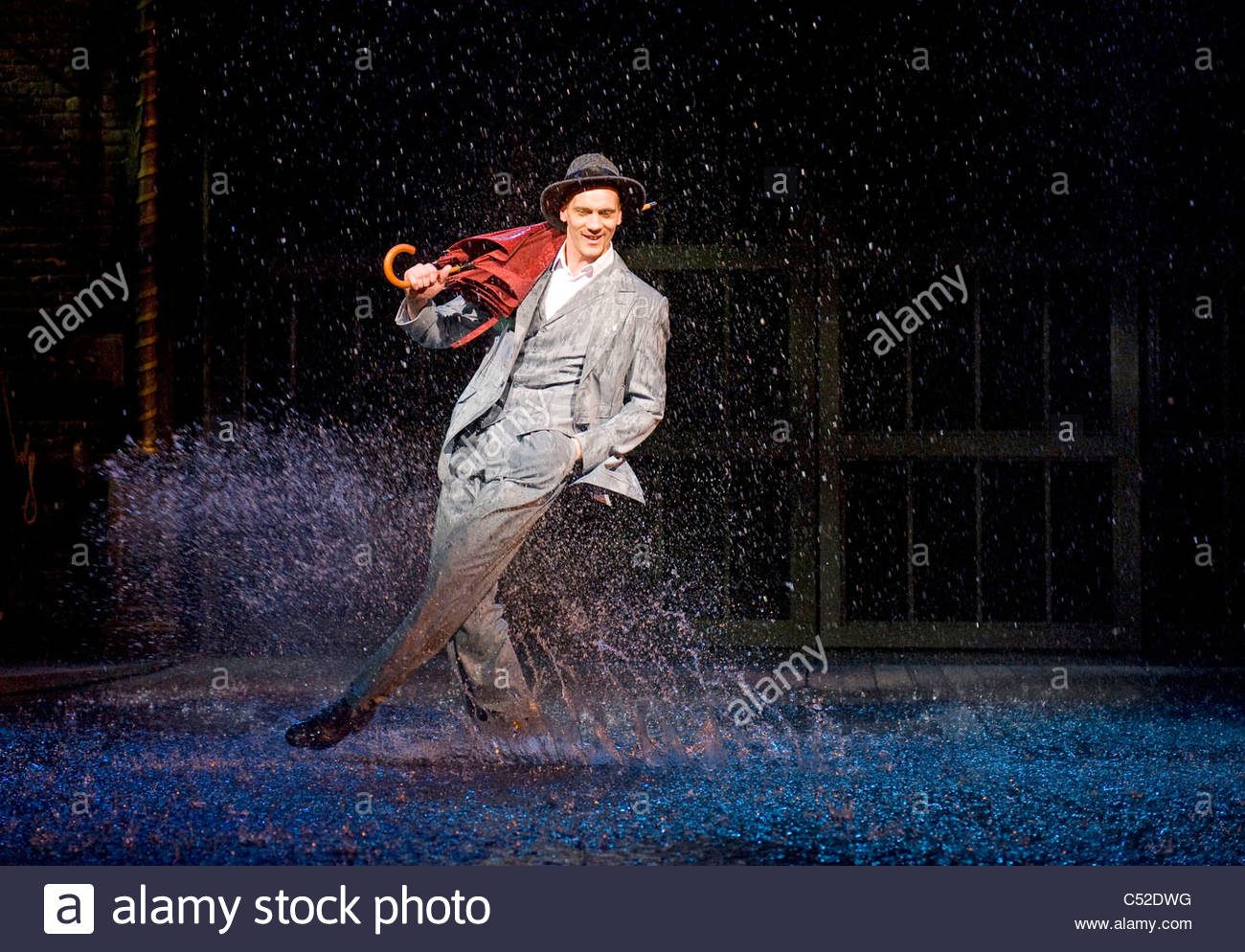 Singing In The Rain Film Stock Photos & Singing In The Rain Film Stock ...