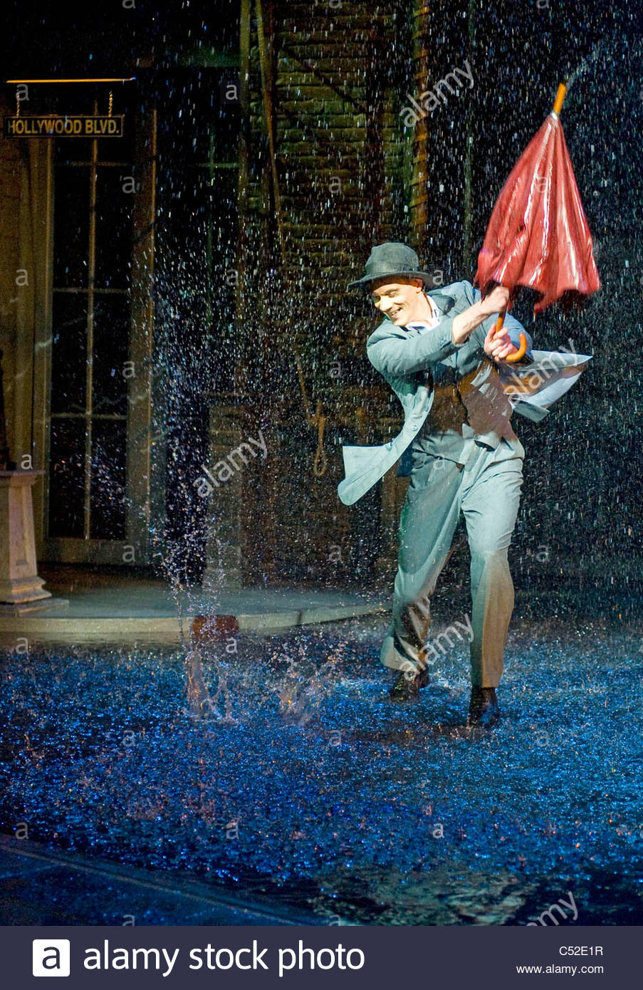 Singing In The Rain Film Stock Photos & Singing In The Rain Film Stock ...