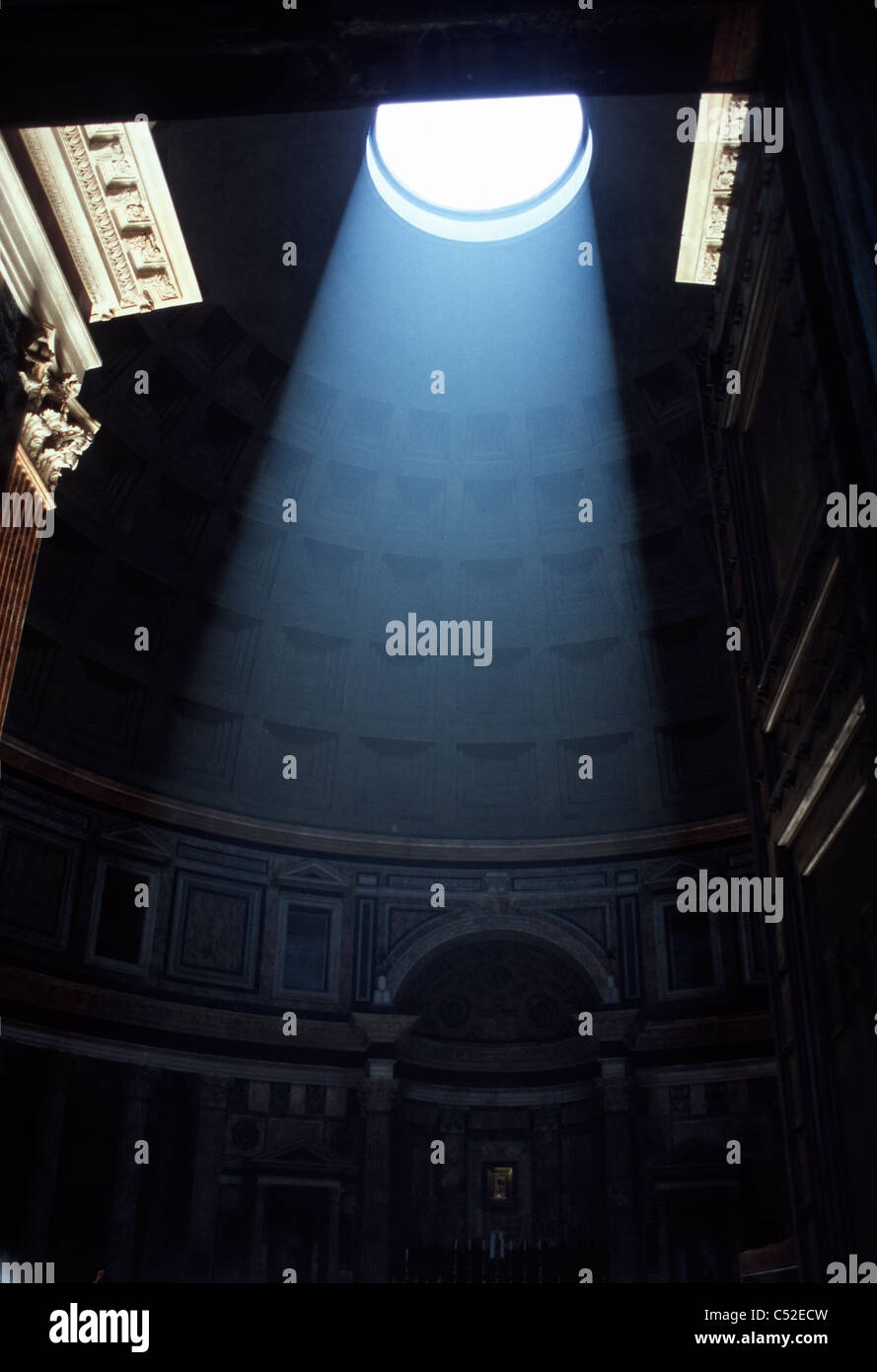Light effects on entering the Pantheon in Rome Stock Photo - Alamy