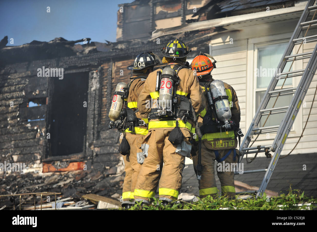 House fire rescue hi-res stock photography and images - Alamy