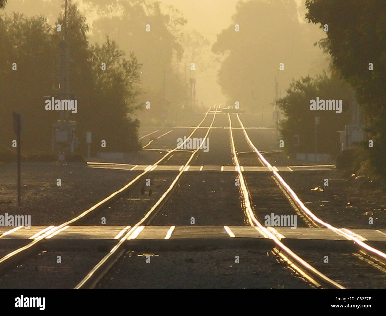 empty railroad tracks Stock Photo - Alamy