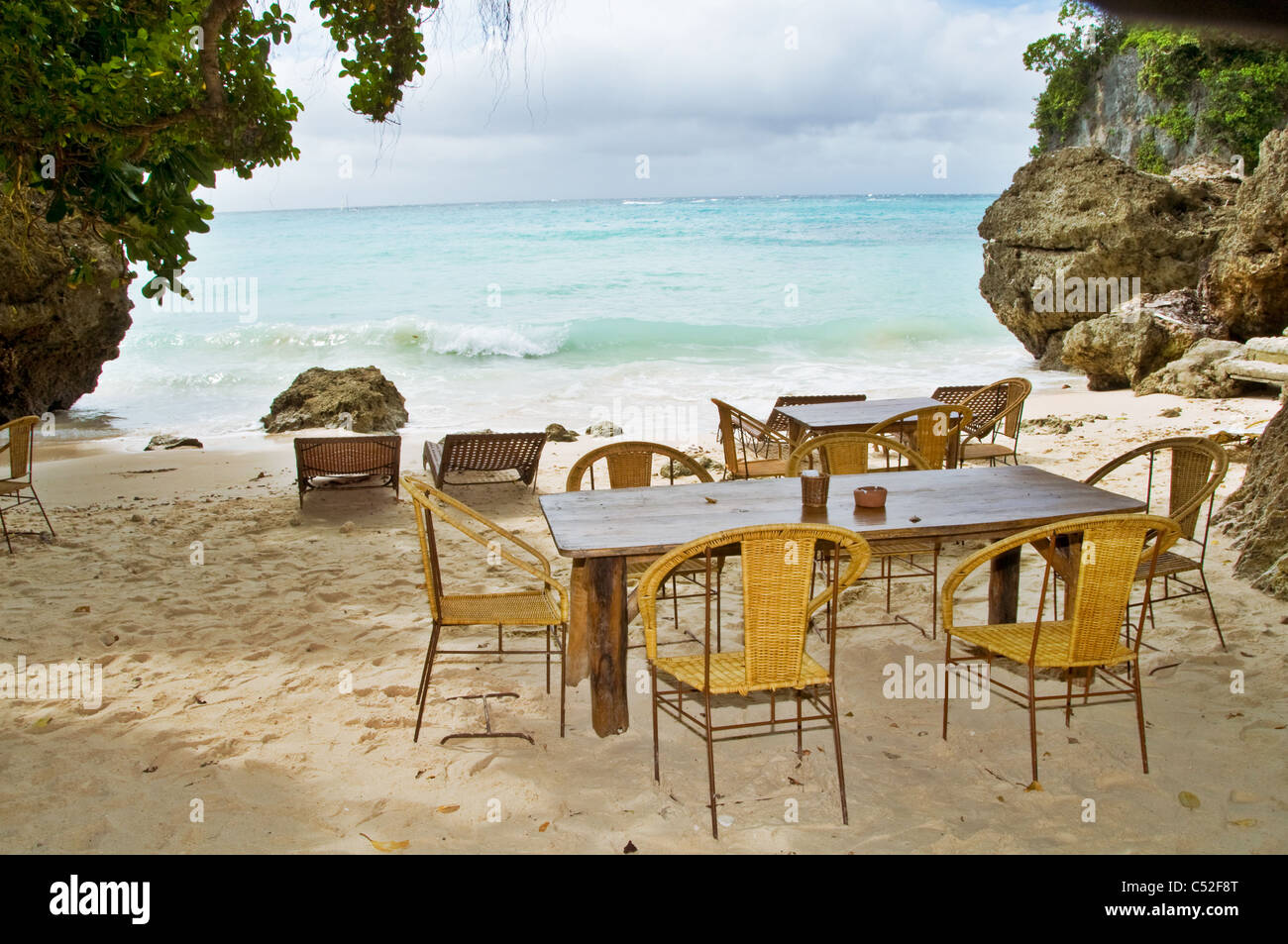 Hidden beach restaurant vietnam hi-res stock photography and images - Alamy