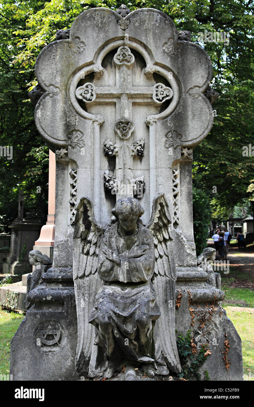 Grave with Angel at Kensal Green cemetery, London, England Stock Photo ...