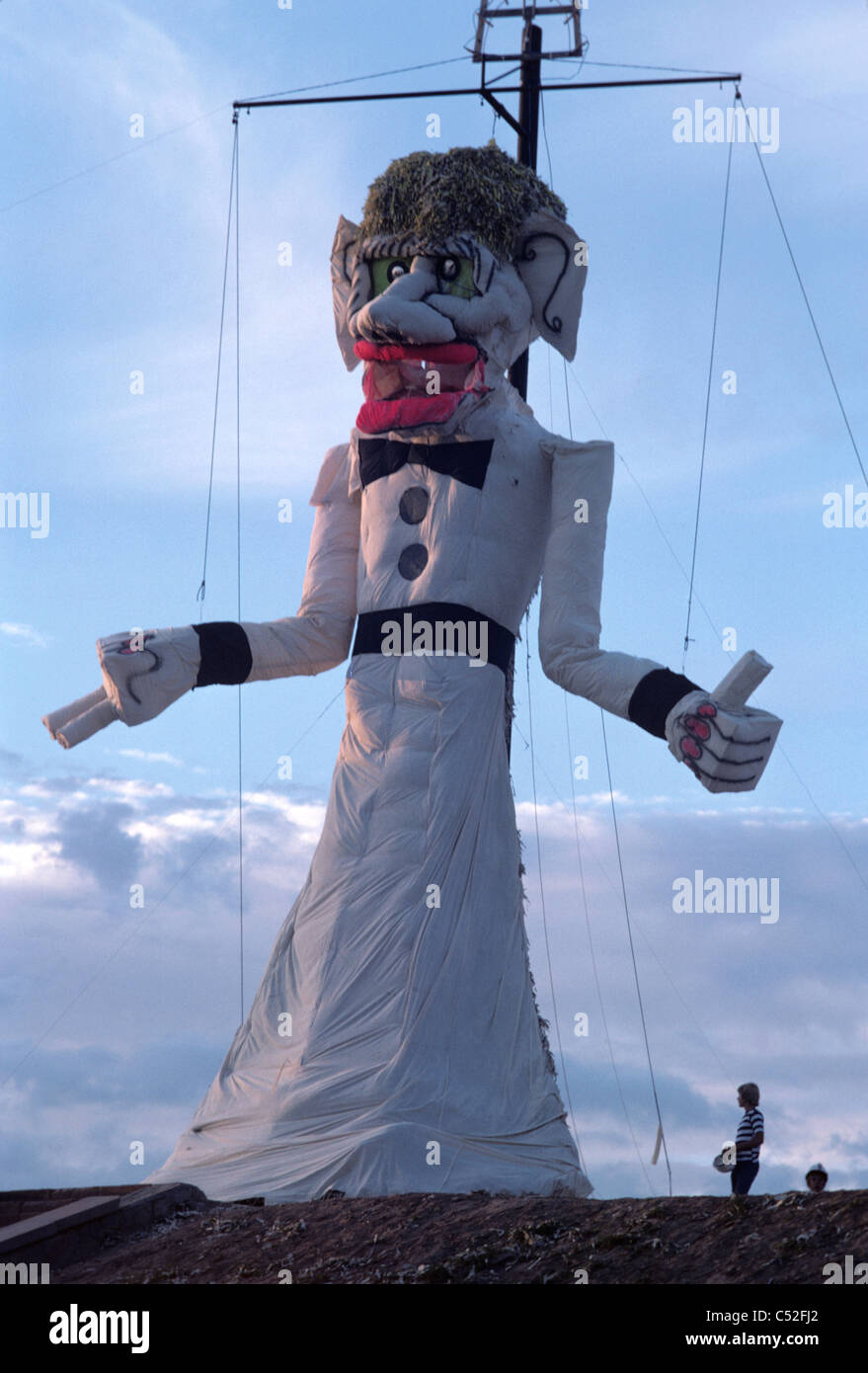 effigy of mythical creature Zozobra stands above Santa Fe fairgrounds ...