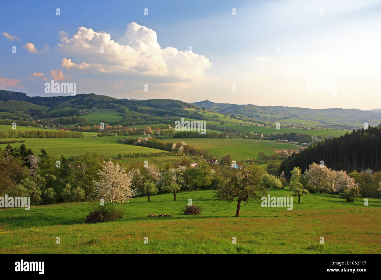 Spring hills hi-res stock photography and images - Alamy